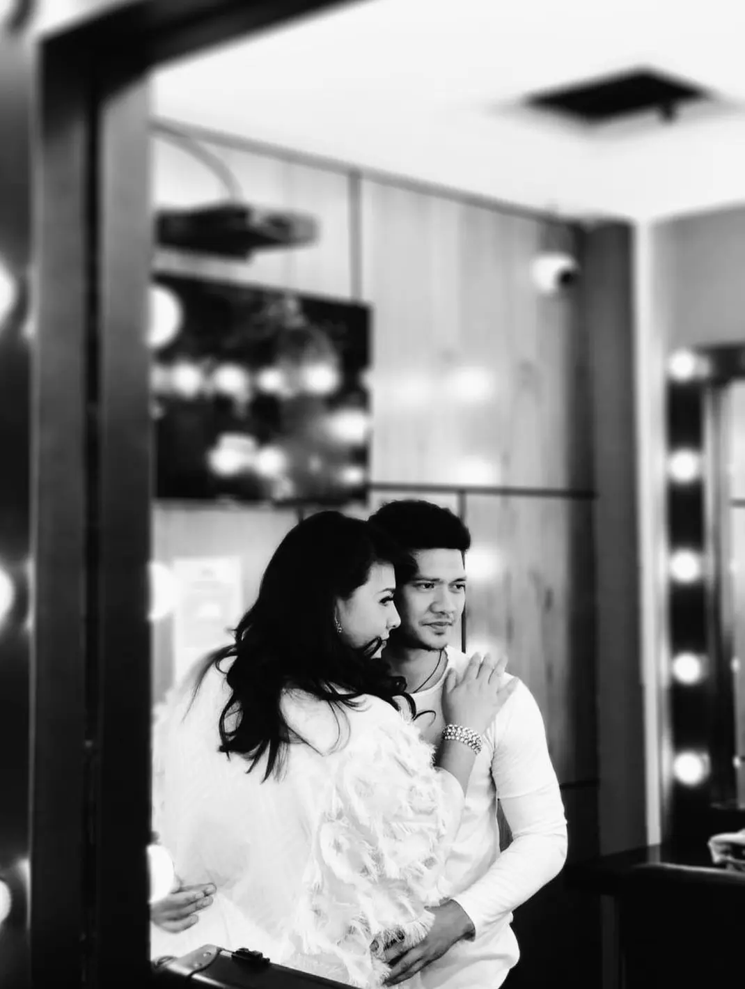 11 Tahun Menikah, Potret Keharmonisan Iko Uwais dan Audy Item, Kenal di Twitter dan Pacaran 60 ...