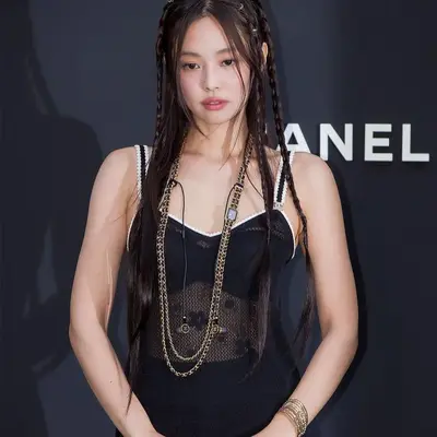 6 Pesona Jennie Blackpink untuk Pertama Kalinya Hadir di Met Gala ...
