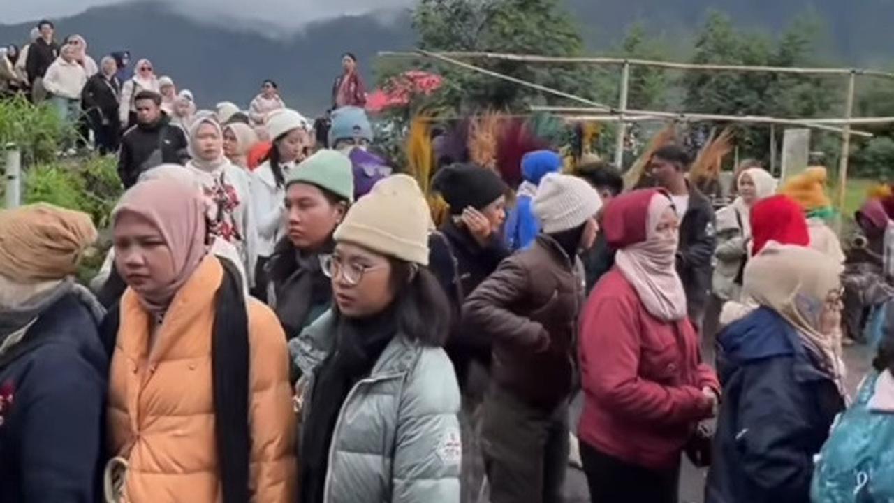 Viral Video Antrean Mengular di Pintu Masuk dan Toilet Gunung Bromo