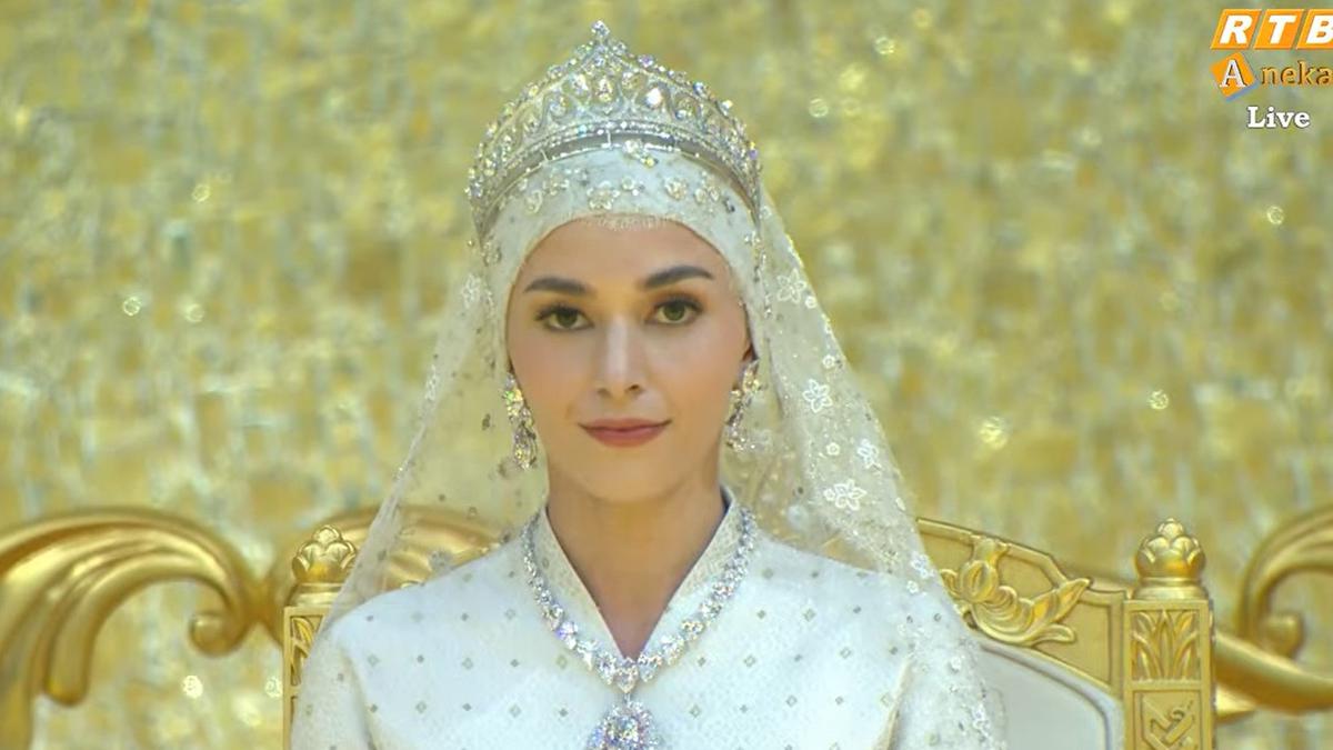 Kisah Tiara Berlian Anisha Rosnah Pengantin Wanita Pangeran Abdul Mateen, Dipinjam dari Kakak Ipar