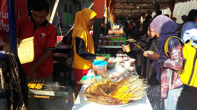 Penasaran Makan Satai Susu Sapi? Yuk, ke Kampung Jawa di Denpasar ...