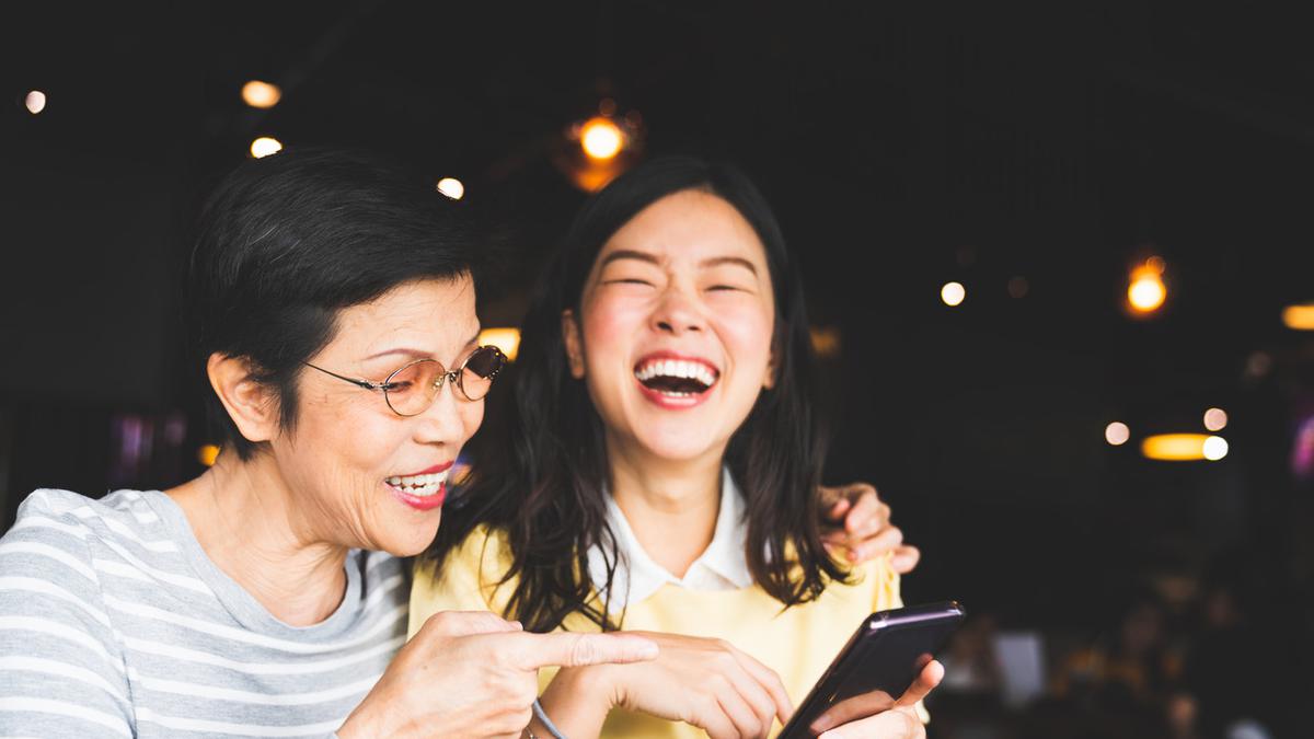 50 Singkatan Lucu, Bikin Kamu Ketawa dan Baper