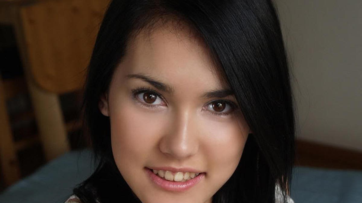 Miyabi ke Indonesia Saat Ramadhan, Sedekah di Bali dan Ucapkan Selamat Puasa - Regional Liputan6.com