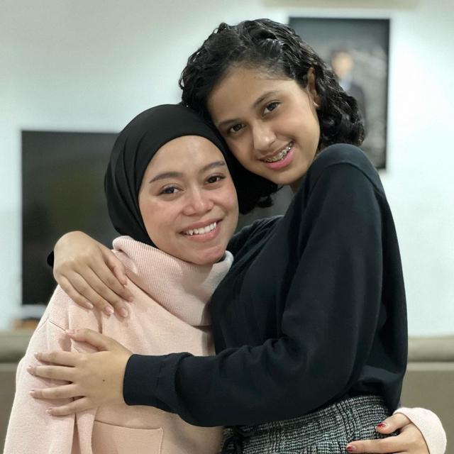 8 Potret Kebersamaan Lesty Kejora dan Anak Ramzi, Sudah Seperti Saudara ...
