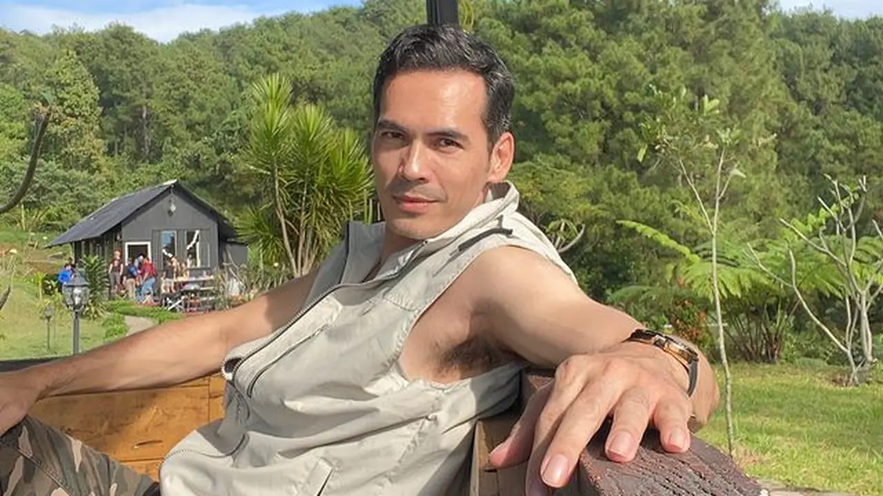 7 Potret Terbaru Atalarik Syach yang Masih Betah Menduda, Awet Muda di ...