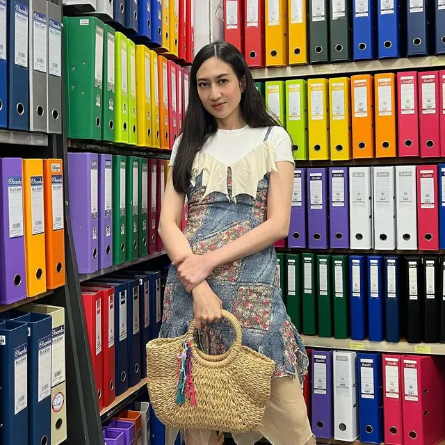 6 Potret Terbaru Helmalia Putri, Masih Betah Melajang di Usia 41 Tahun ...