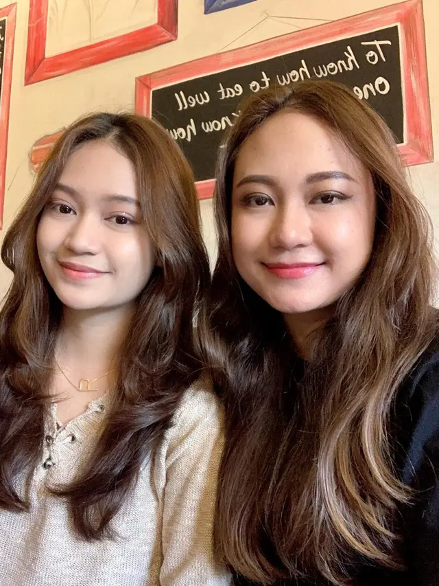 6 Potret Terbaru Aiu Ratna Vokalis Garasi yang Awet Muda, Punya Anak ...