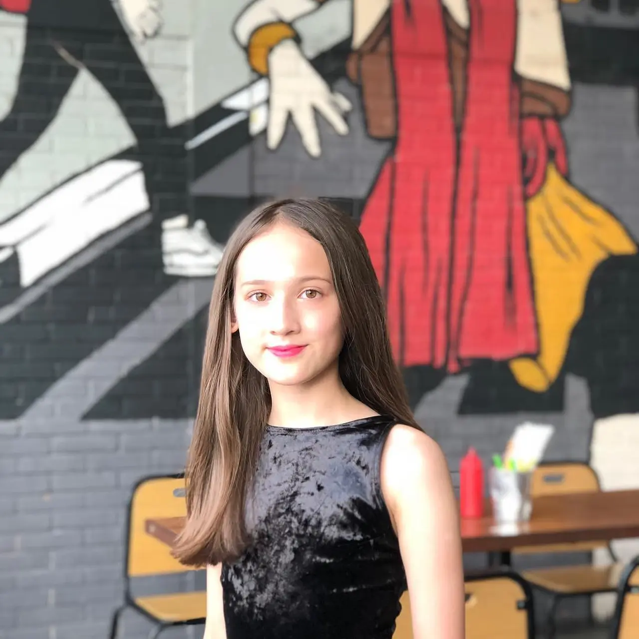 6 Potret Lawas Laura Moane ketika Masuki Usai Remaja, Kini Pacaran ...