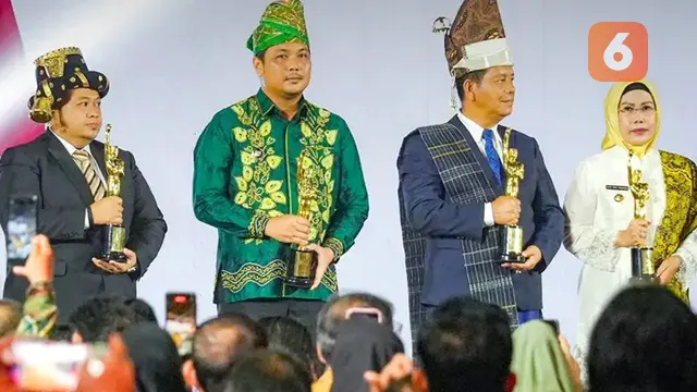 Wali Kota Banjarbaru Raih Anugerah HPN 2024, Aditya: Ini Vitamin Motivasi Kami - Regional ...