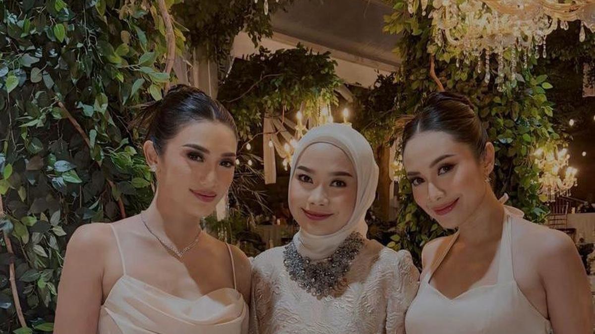 6 Potret Tampilan Elegan Anissa Aziza dan Merdianti Octavia Saat Jadi ...