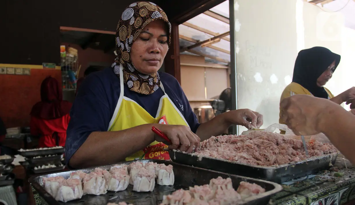 FOTO: Ramadhan, Penjualan Dim Sum Alami Peningkatan - Foto Liputan6.com