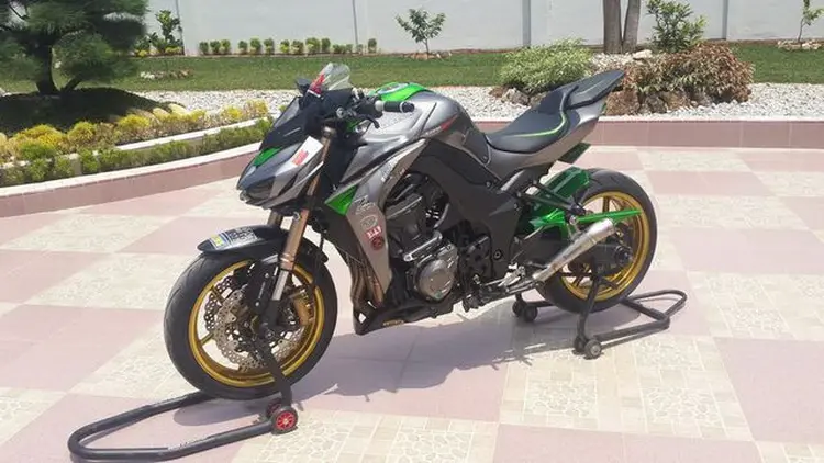 Modifikasi Moge Kawasaki Z1000 - Galeri Otosia.com
