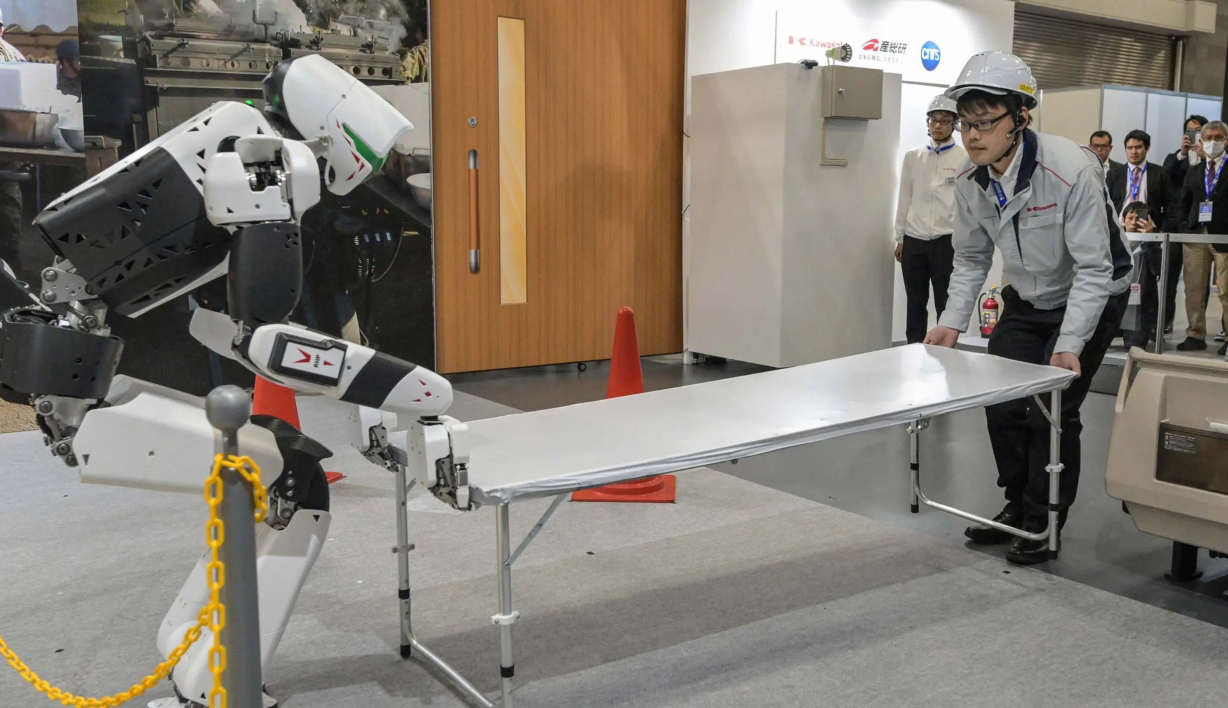 Intip Ragam Keterampilan Robot di Pameran Robot Internasional 2023 ...