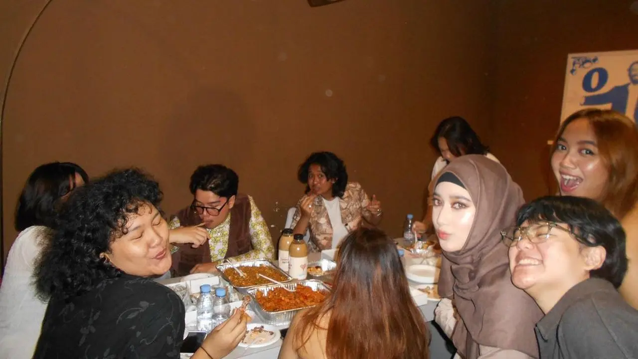 Tampil Cantik dengan Gaya Vintage, Intip Potret Perayaan Ulang Tahun ...