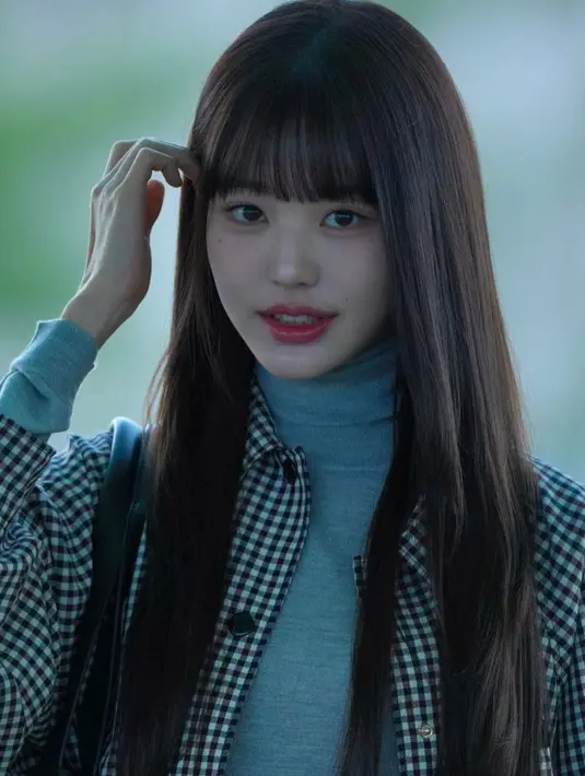 Imut bak Boneka, 8 Potret Jang Wonyoung IVE dengan Poni Baru di Paris Fashion Week - Photo ...