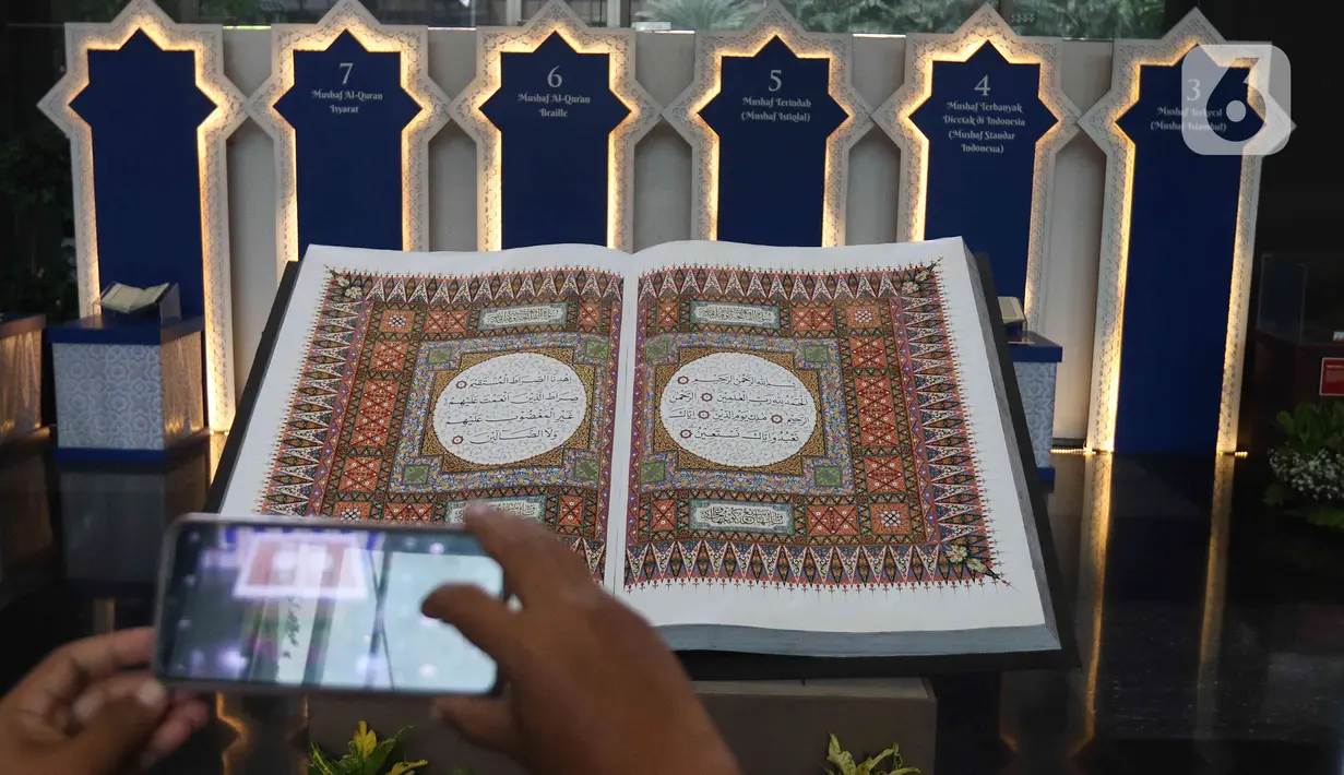 9 Mushaf Al Quran Fenomenal Dipamerkan di Kemenag - Foto Liputan6.com