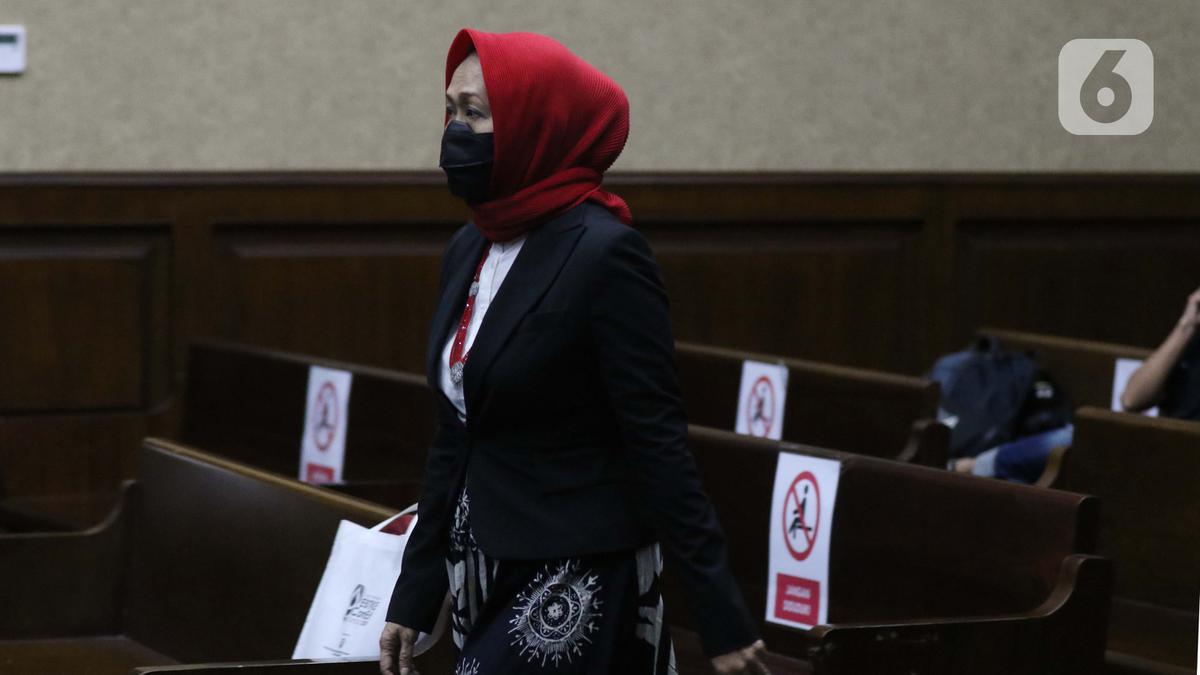 FOTO: Anita Kolopaking dan Rahmat Bersaksi di Sidang Andi Irfan Jaya ...