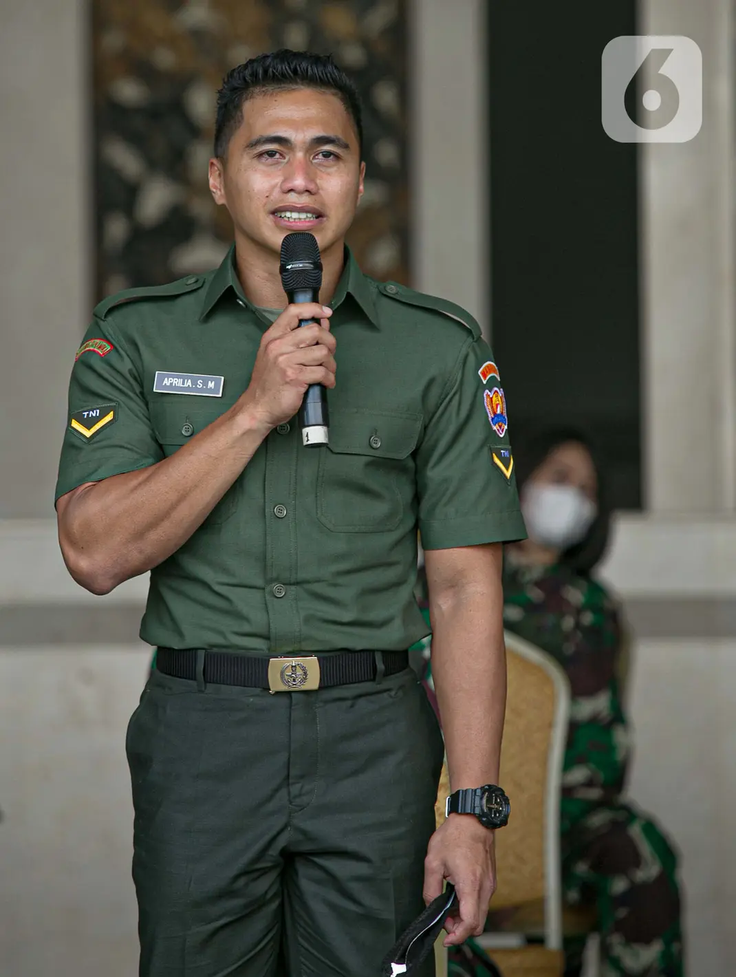 FOTO: Ekspresi Aprilia Manganang Usai Dapatkan Nama Baru Jadi Aprilio ...