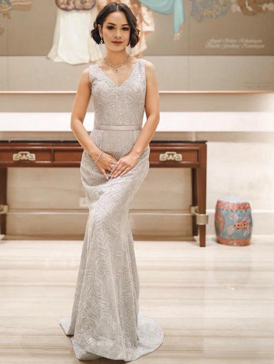 8 Inspirasi Model Dress Brokat dari Enzy Storia Hingga Citra Kirana ...