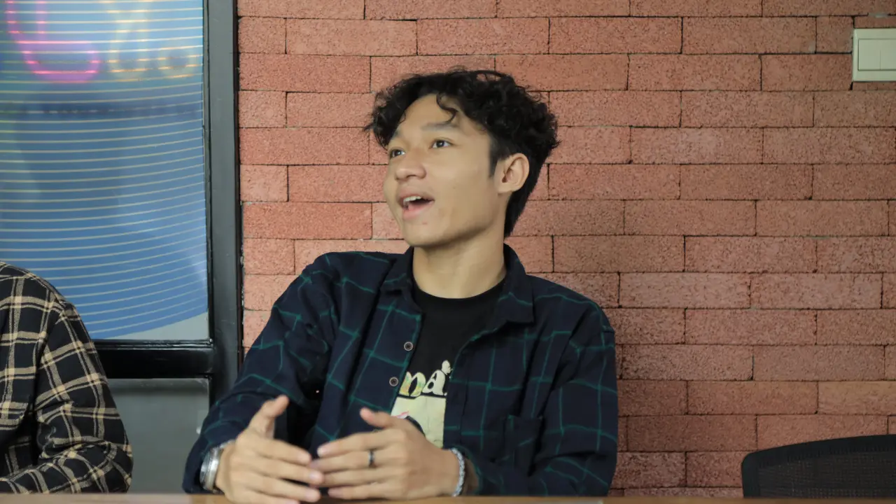 6 Fakta Kiesha Alvaro Main Film Komang: Diamkan Aurora Ribero 2 Jam ...