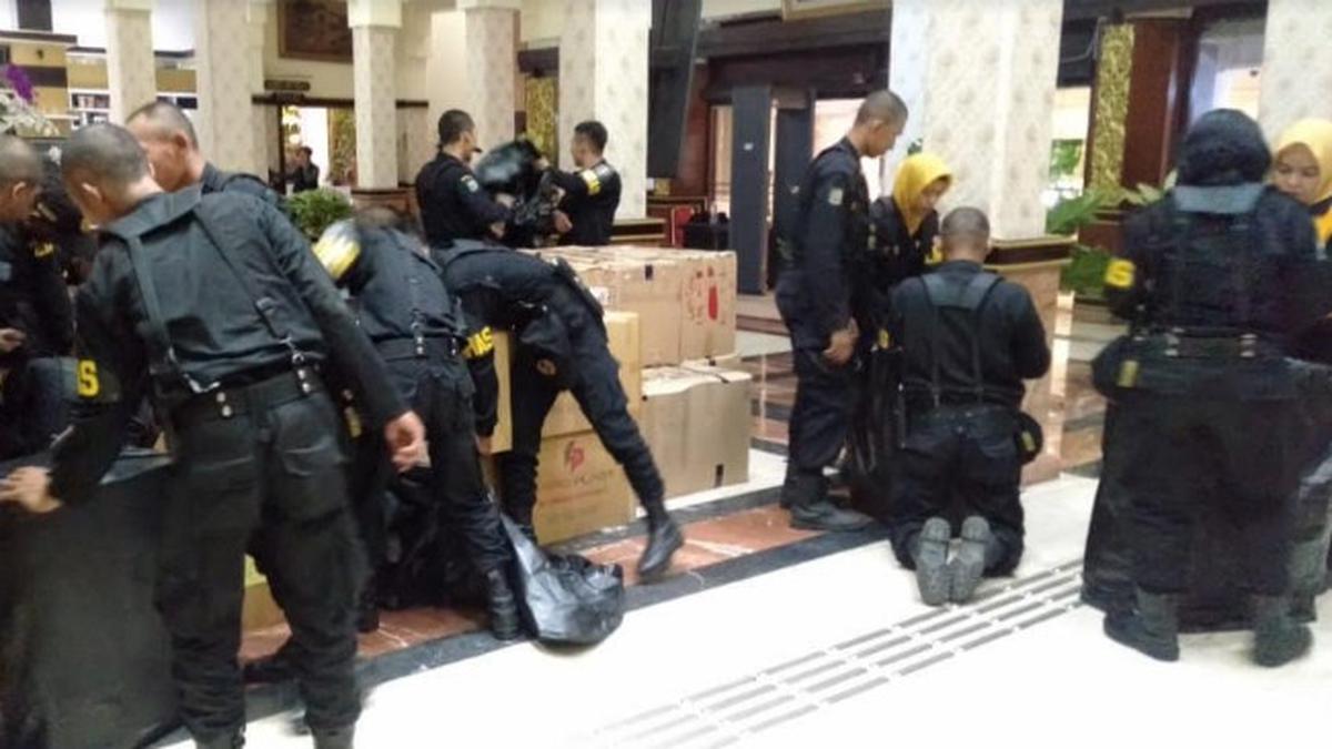 Pemkot Surabaya Ajak Warganya Peduli Bencana Gempa Ambon - Surabaya Liputan6.com