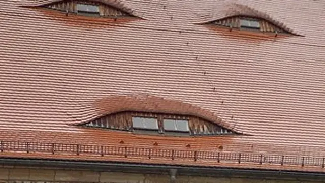 6 Desain Unik Atap Rumah Ini Layaknya Punya Mata, Berasa Diperhatikan ...