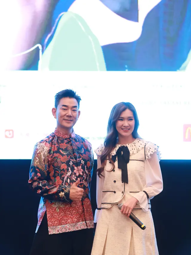 Potret Richie Ren Berkemeja Batik Karya Cynthia Tan Saat Jumpa Pers ...
