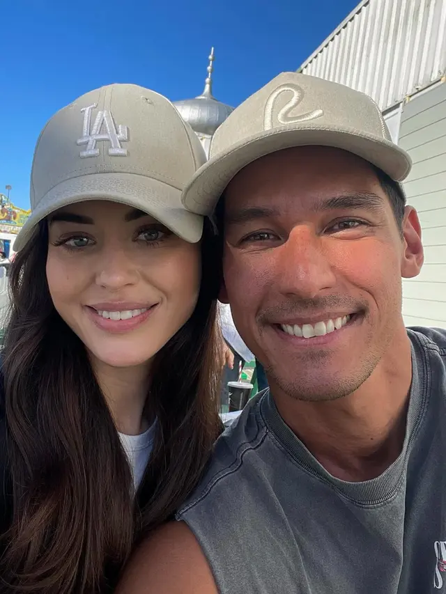 7 Potret Richard Kyle dan Kekasih Jadi Pengiring Pengantin di London ...