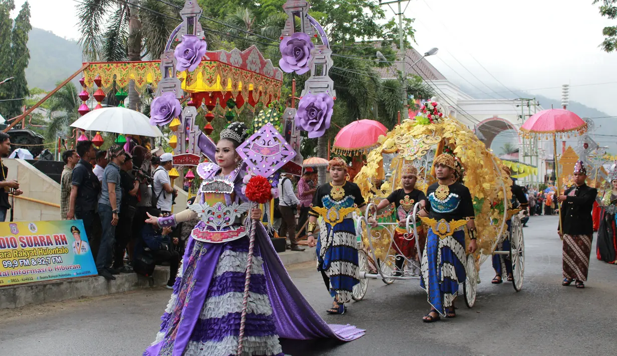 FOTO: Memperkenalkan Kain Khas Gorontalo Lewat Karnaval Karawo 2018 ...