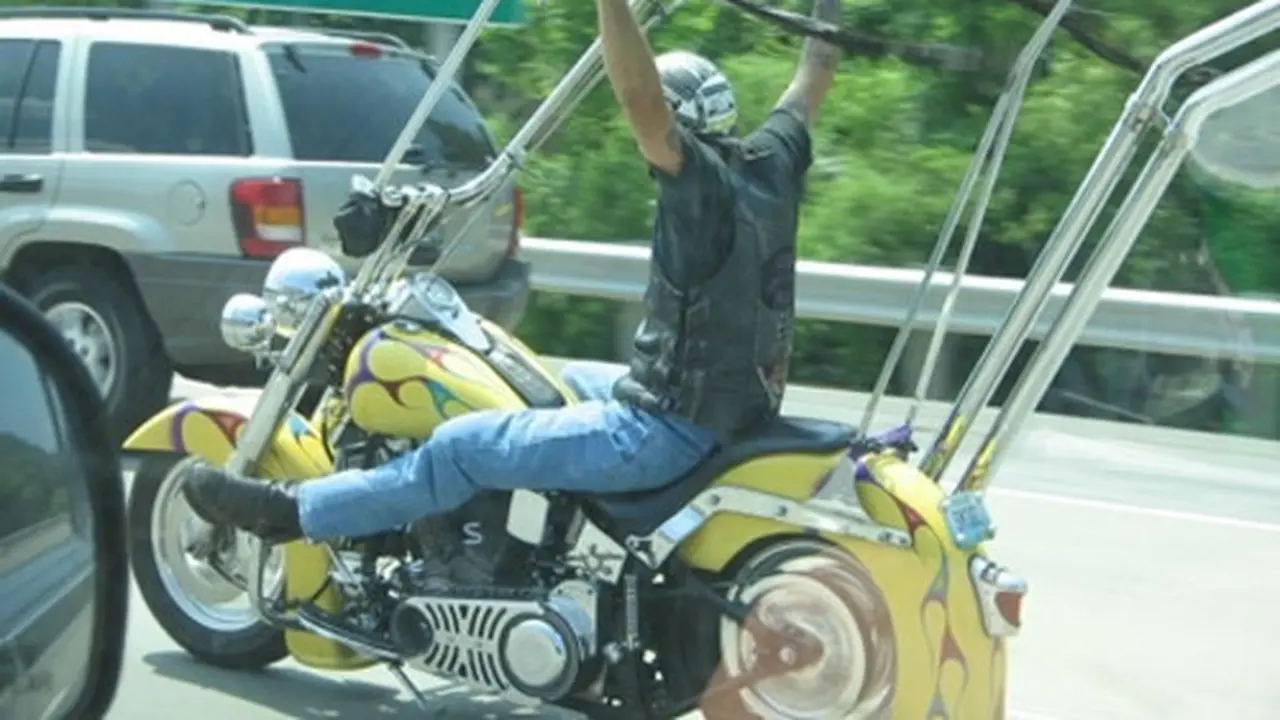 6 Modifikasi Motor Warna Kuning Ini Kelewat Unik, Fix Anti-Mainstream ...