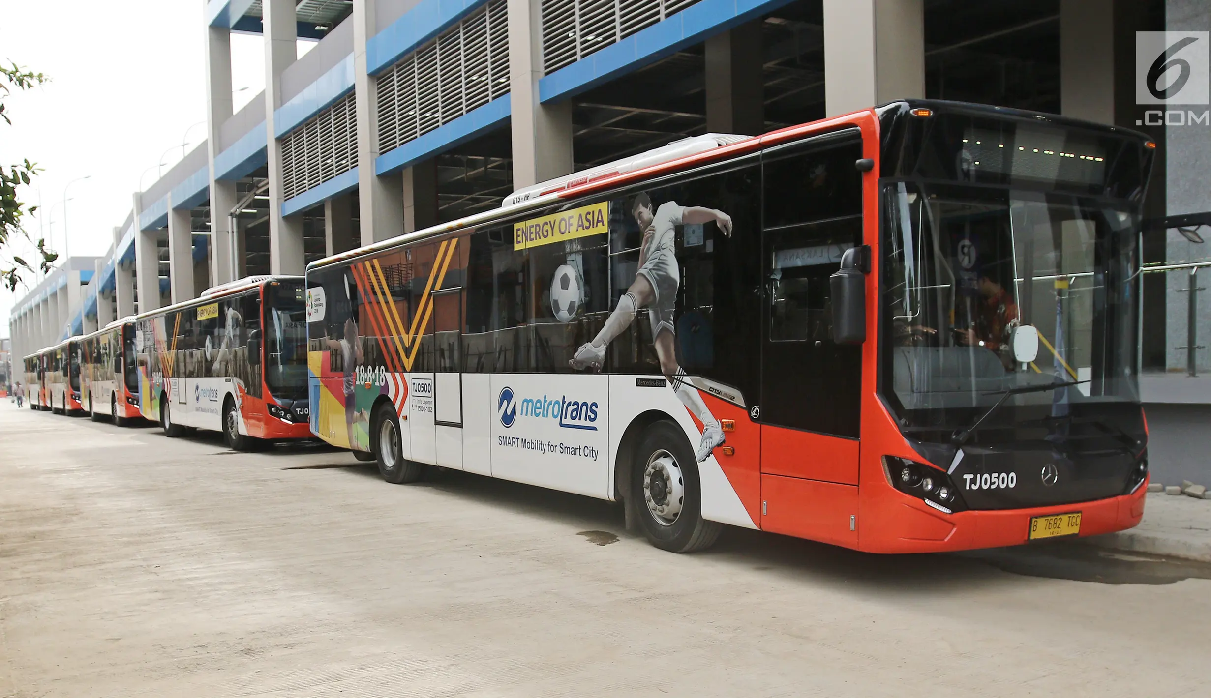 FOTO: Kini Bus Transjakarta Terintegrasi dengan Kereta Bandara - Foto ...