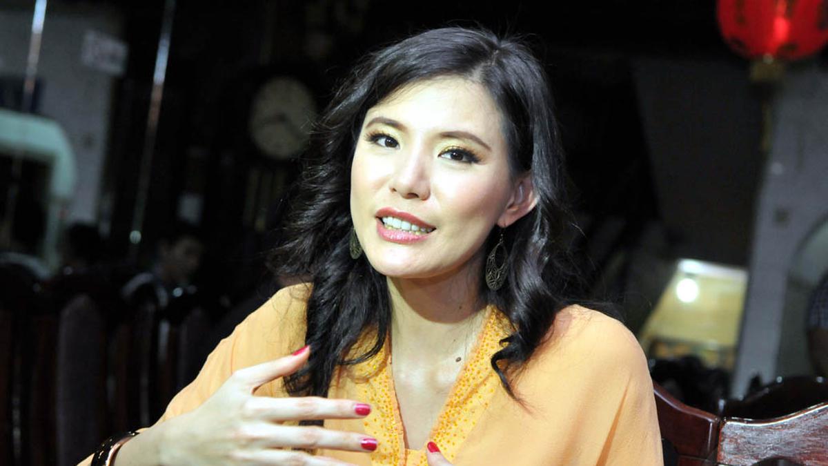 Olga Lydia Ingin Selfie bareng Jokowi di Istana Negara - ShowBiz ...