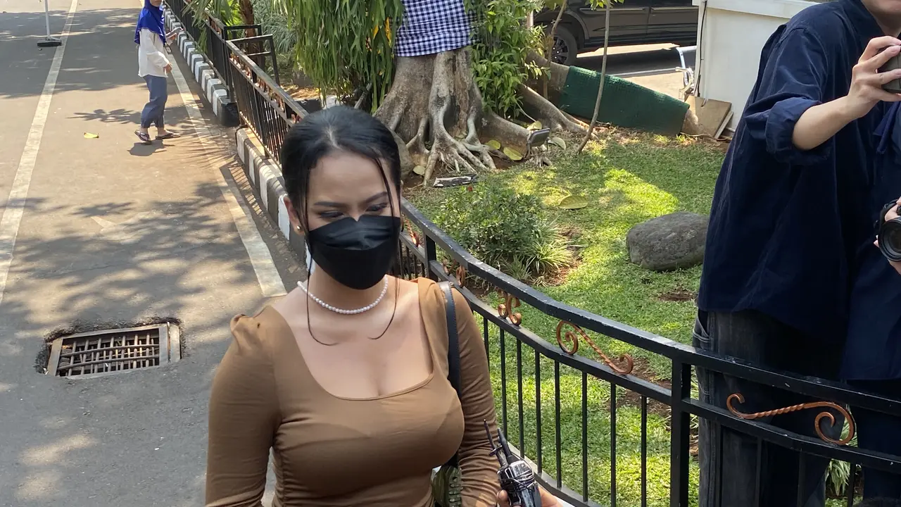 7 Fakta Selebgram Siskaeee Penuhi Panggilan Polisi Terkait Kasus Rumah Produksi Film Porno ...