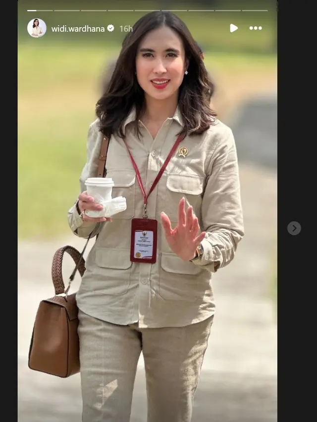 Gaya Mahal Menpar Widiyanti Wardhana Selama Retreat Kabinet Merah Putih ...