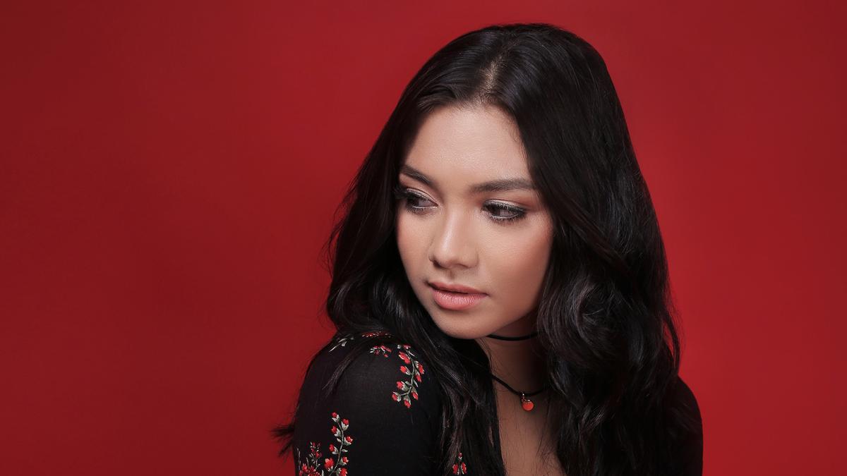 Angela Gilsha dan Stuart Collin Mulai Berani Unjuk Kebersamaan