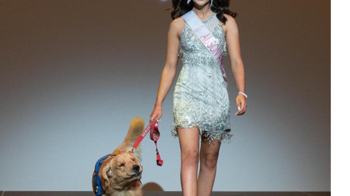 Remaja Autisme Memenangkan Kontes Miss Dallas Teen USA 2022 ...