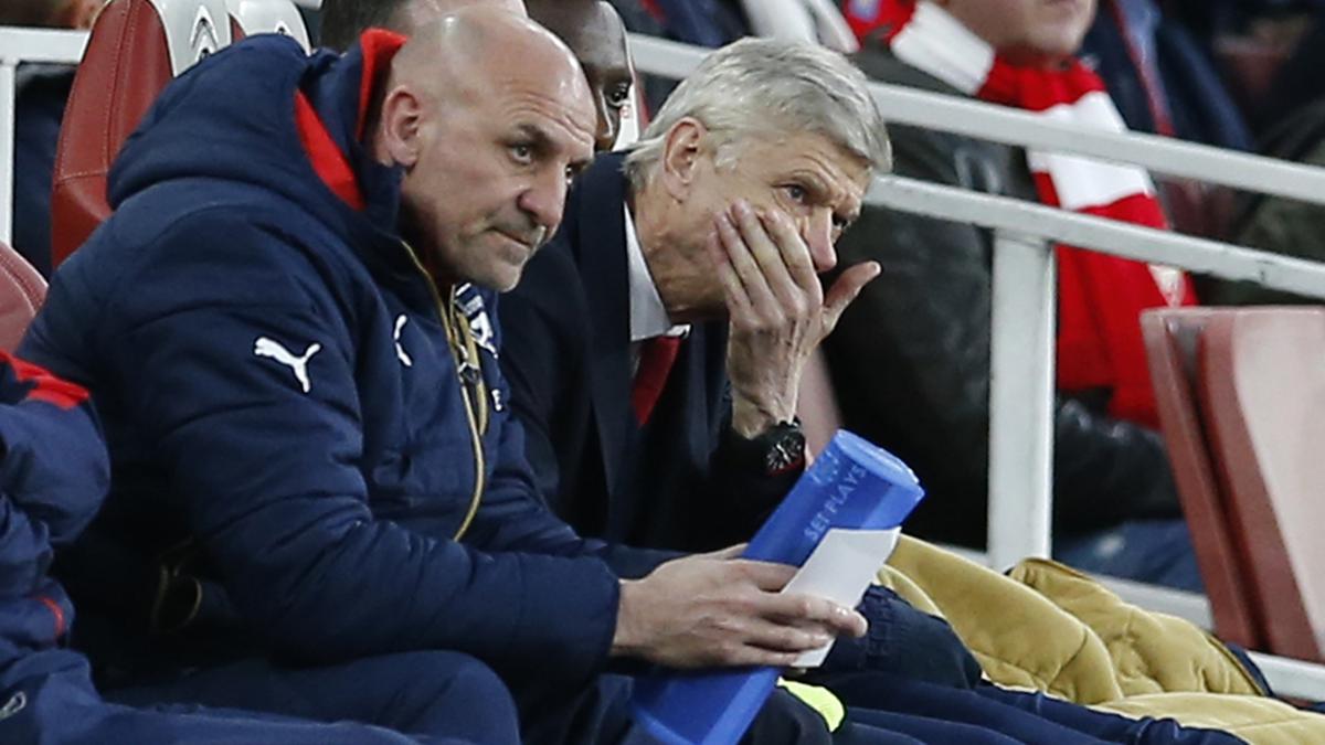 Wenger Telan Malu Usai Salaman dengan Dokter Tim Kroasia - Bola ...