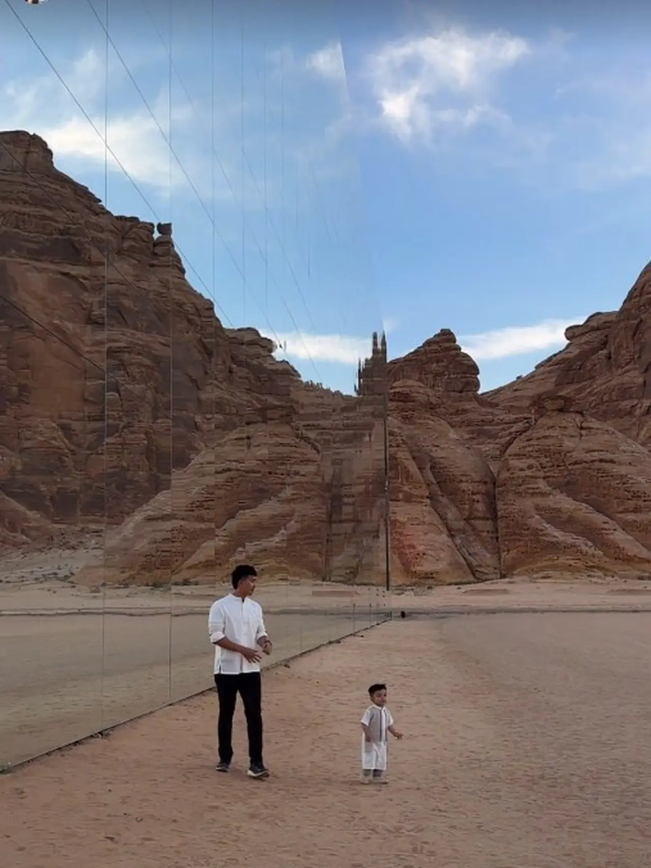 8 Potret Liburan Nikita Willy dan Keluarga di Al Ula Usai Umroh, Curi Perhatian - Hot Liputan6.com