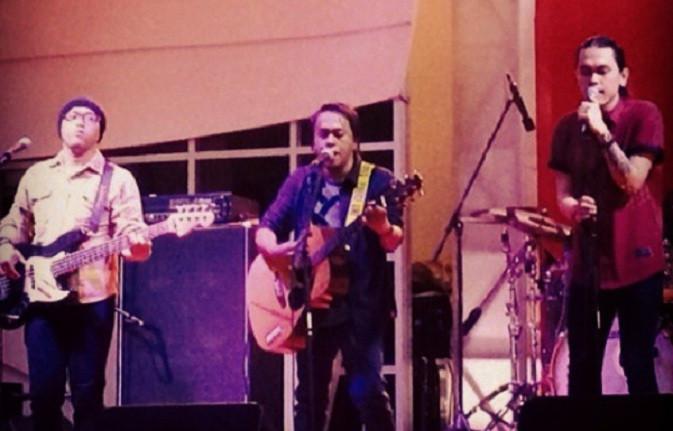 The 90's Festival: Wayang Bikin Galau, Oppie Jingkrak-Jingkrak ...