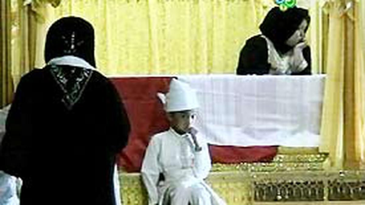 Penobatan Sultan Deli XIV - News Liputan6.com