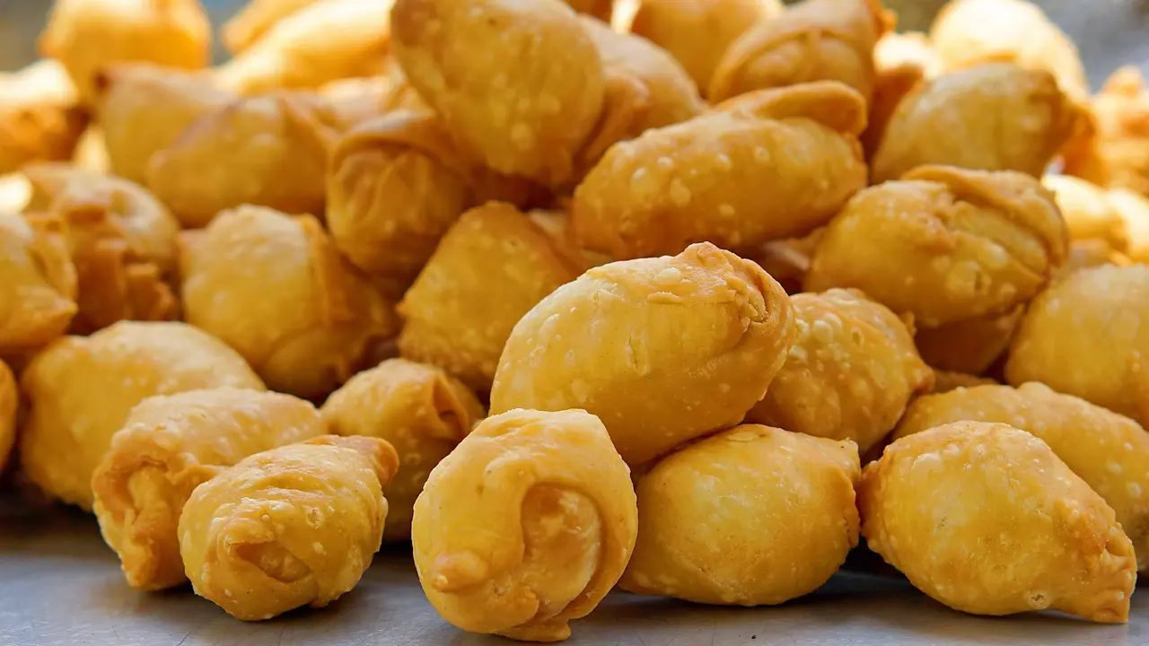 14 Cara Membuat Molen dengan Berbagai Varian Isi, Mudah dan Renyah ...