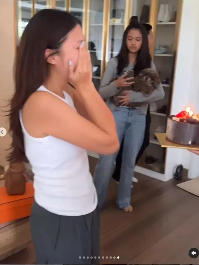 6 Potret Tyna Dwi Jayanti Ultah ke-35, Rayakan Bareng Dua Anak Gadisnya ...