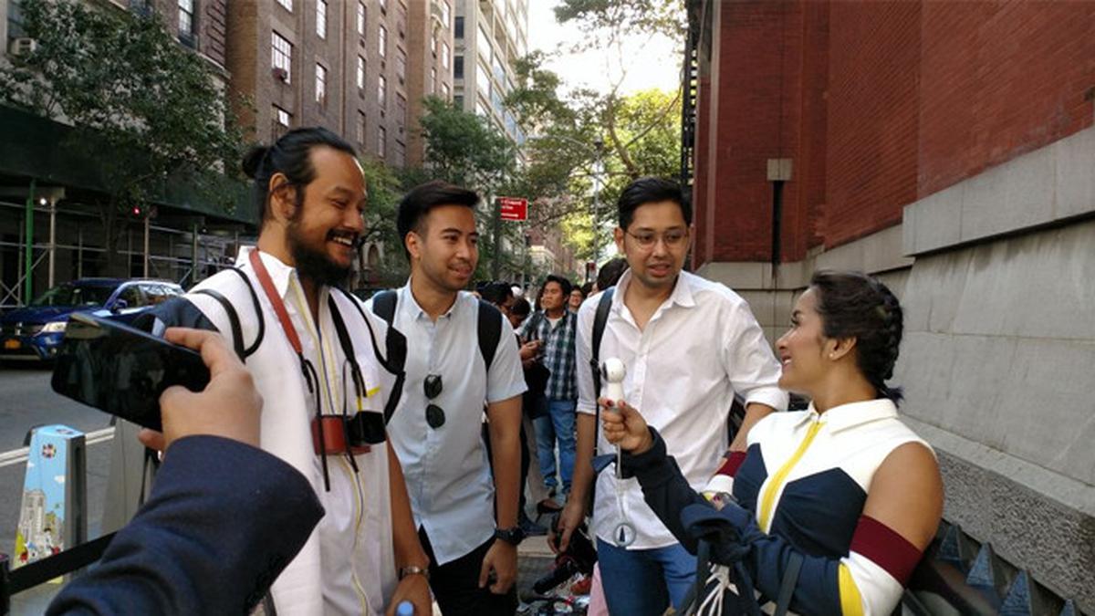 Antrean Mengular Padati Peluncuran Galaxy Note 8 di New York - Tekno ...