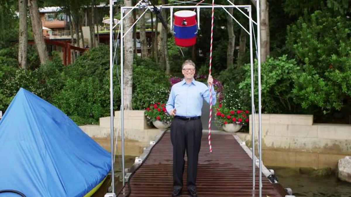 Video Ice Bucket Challenge Bill Gates Jadi Hits di YouTube