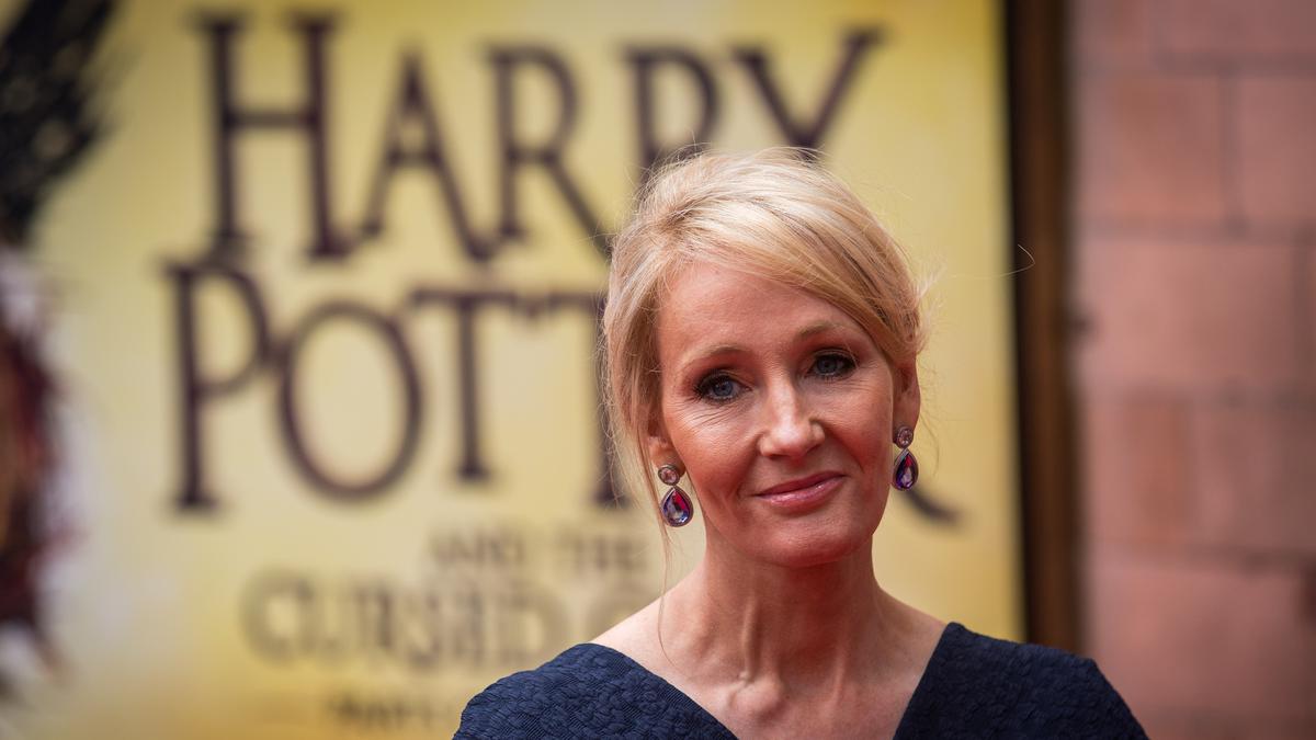 Rilis Buku Ke-8, J.K. Rowling: Kisah Harry Potter Sudah Berakhir
