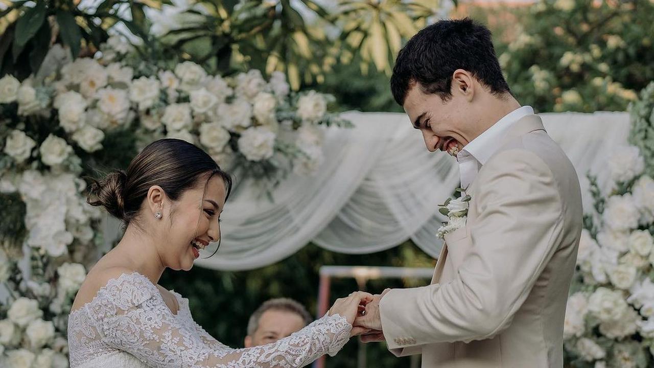 Usai Melahirkan, Jennifer Coppen Menikah dengan Dali Wassink pada ...