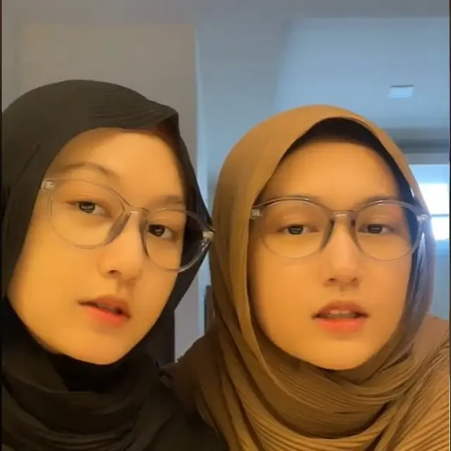 6 Potret Shafa dan Shaira, Saudara Kembar Disebut Mirip Zoe dan Laura Jackson - Hot Liputan6.com