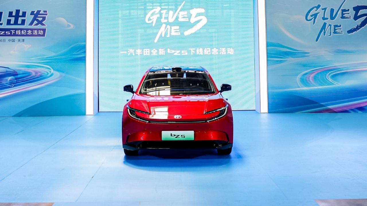 Produksi Massal SUV Listrik Toyota bZ5 dengan Baterai Blade BYD Dimulai