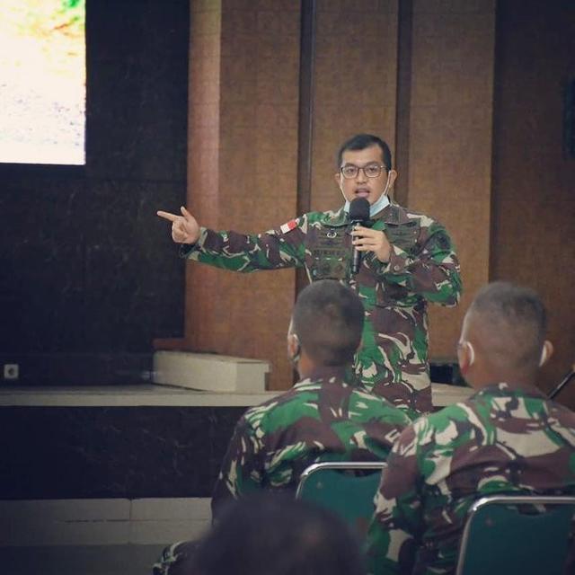 6 Potret Zulfikar Rakita Dewa Anak Deddy Mizwar yang Seorang TNI - Hot ...
