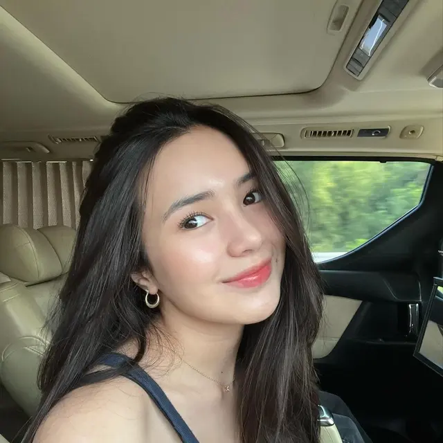 6 Potret Beby Tsabina 2 Bulan di Indonesia Pasca Lulus, Diduga Punya Pacar Baru - Hot Liputan6.com